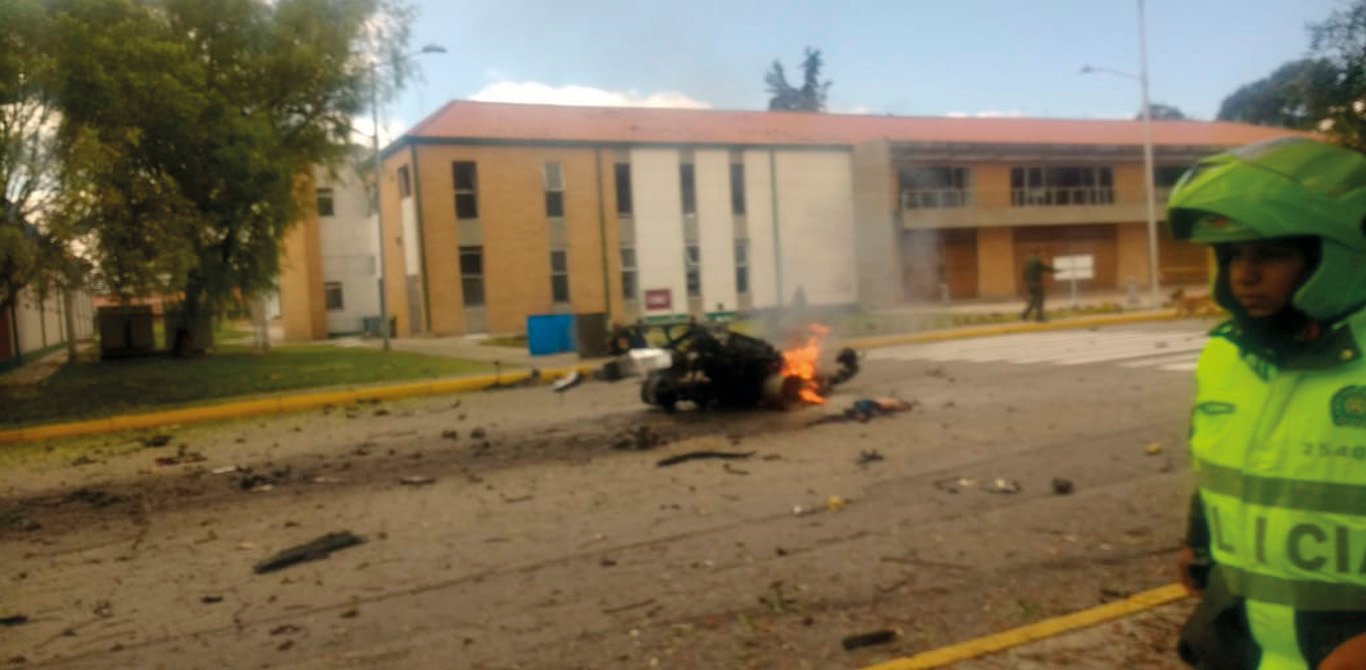 Carro bomba en Bogotá - Pares